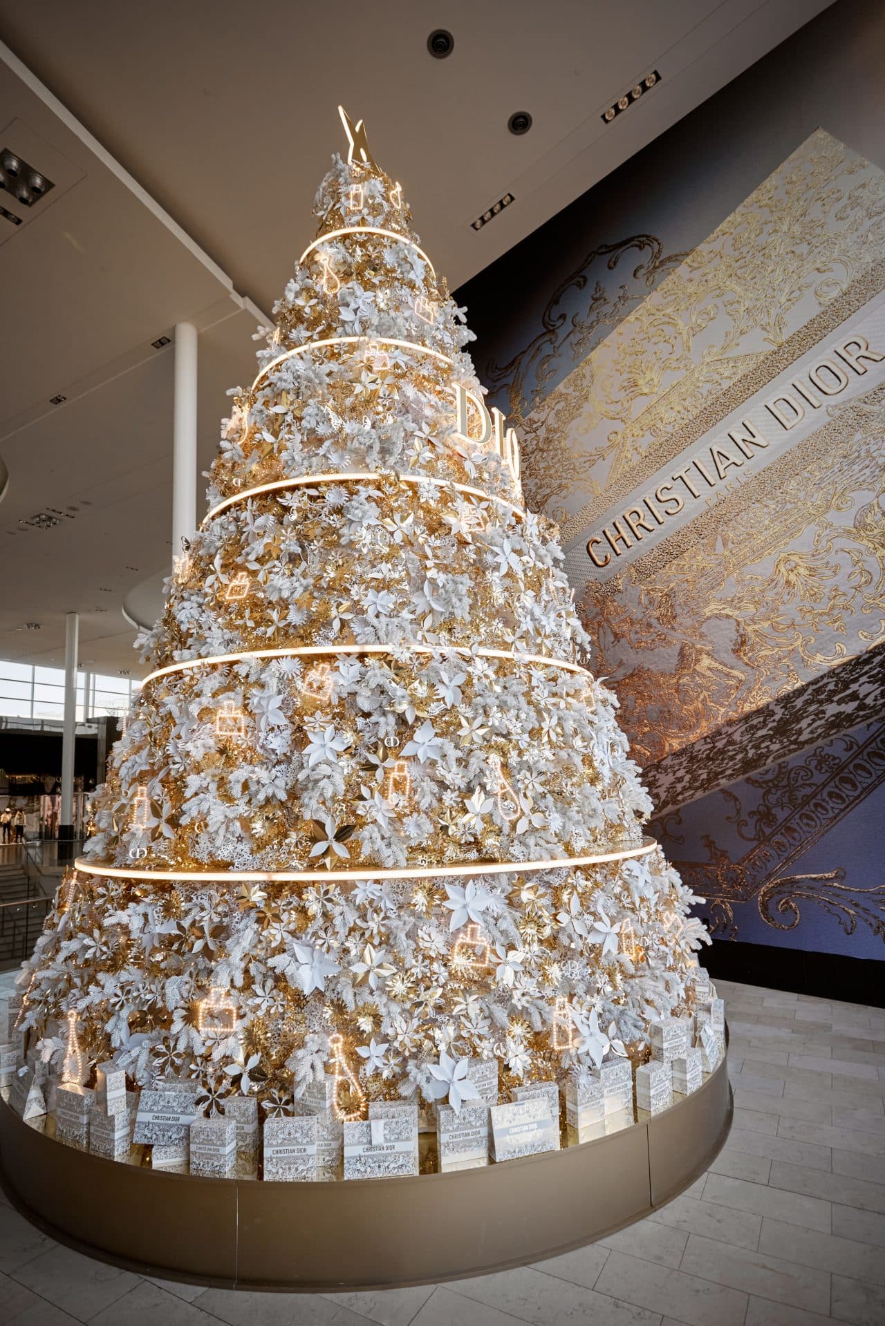 Dior Christmas Tree - RFP DESIGN GROUP INC.